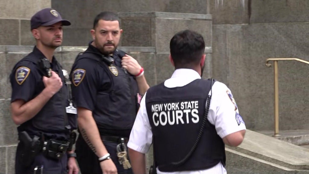 2 court officers slashed at Manhattan Criminal Courthouse, police say