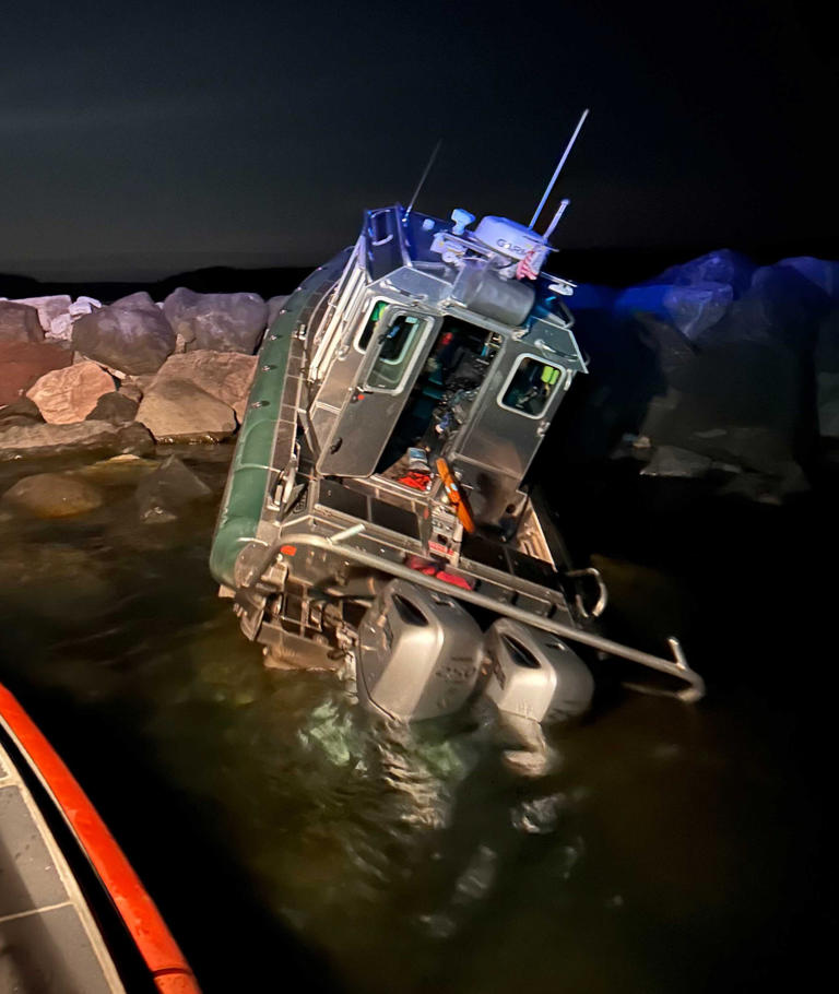 All crew rescued after National Park Service vessel runs aground