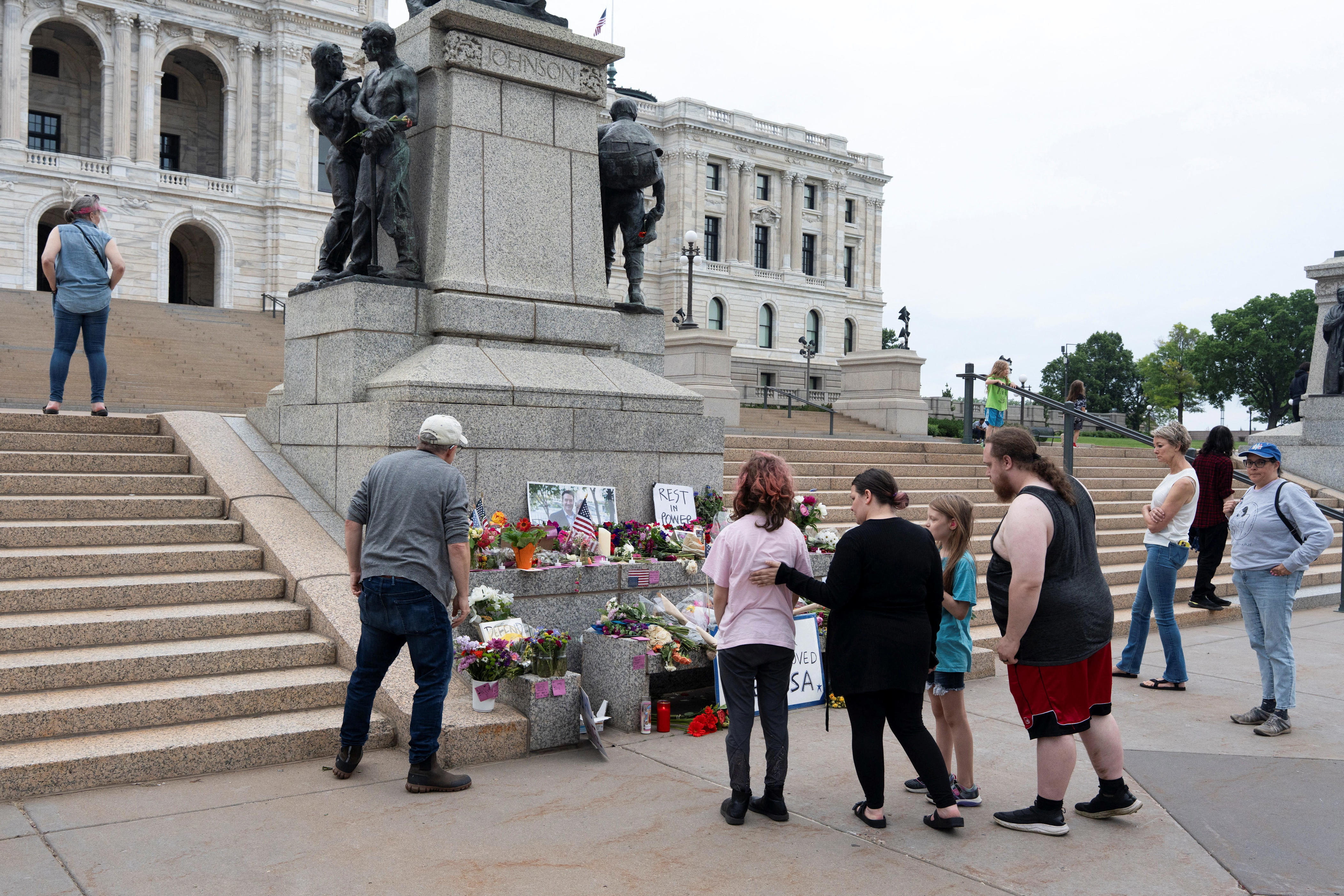 Minnesota lawmaker shooting suspect's wife says she was 'completely ...