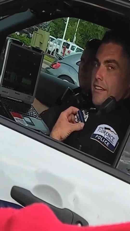 Watch what happens when a biker approaches cops 💯 @GlennyRides