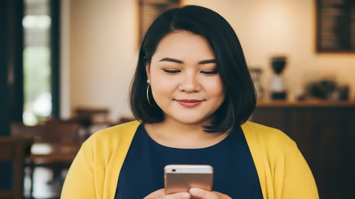 Your New Scroll Obsession: 5 Must-Join Plus Size Reddit Boards