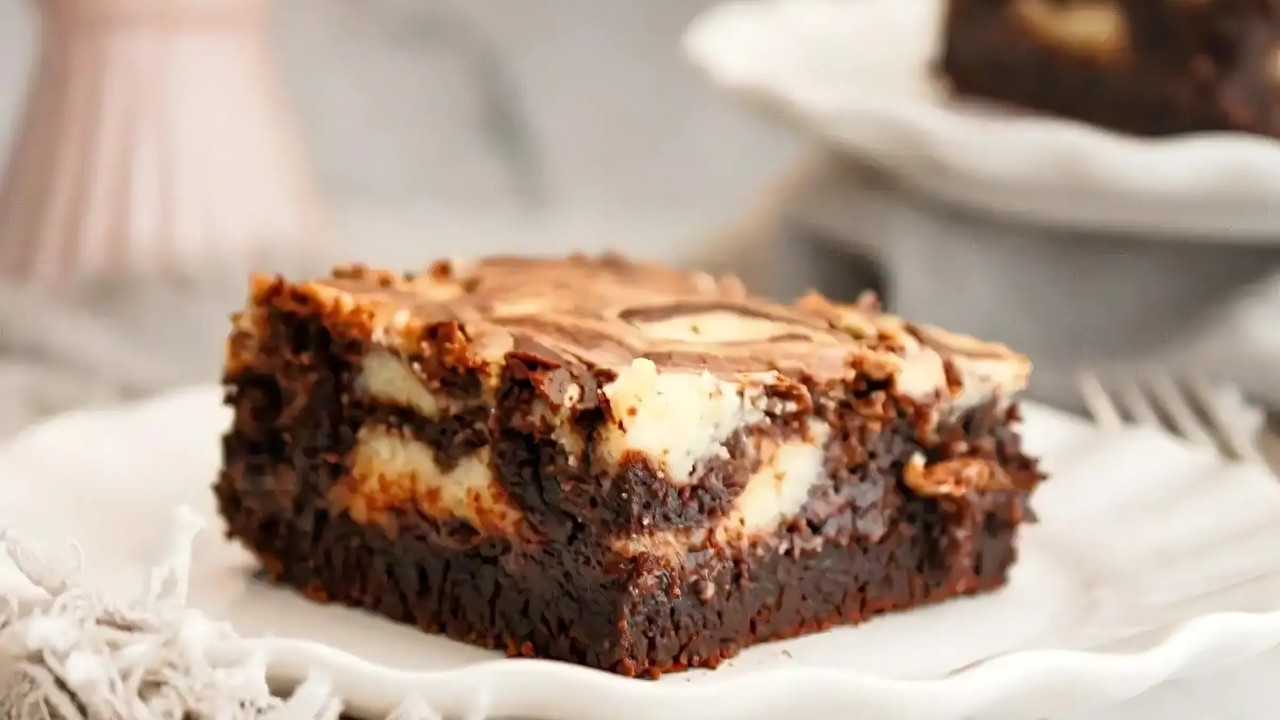 25 cream cheese cheesecake desserts everyone loves