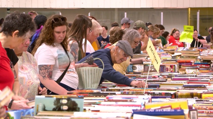Hundreds of readers gather for annual Great American Book Sale