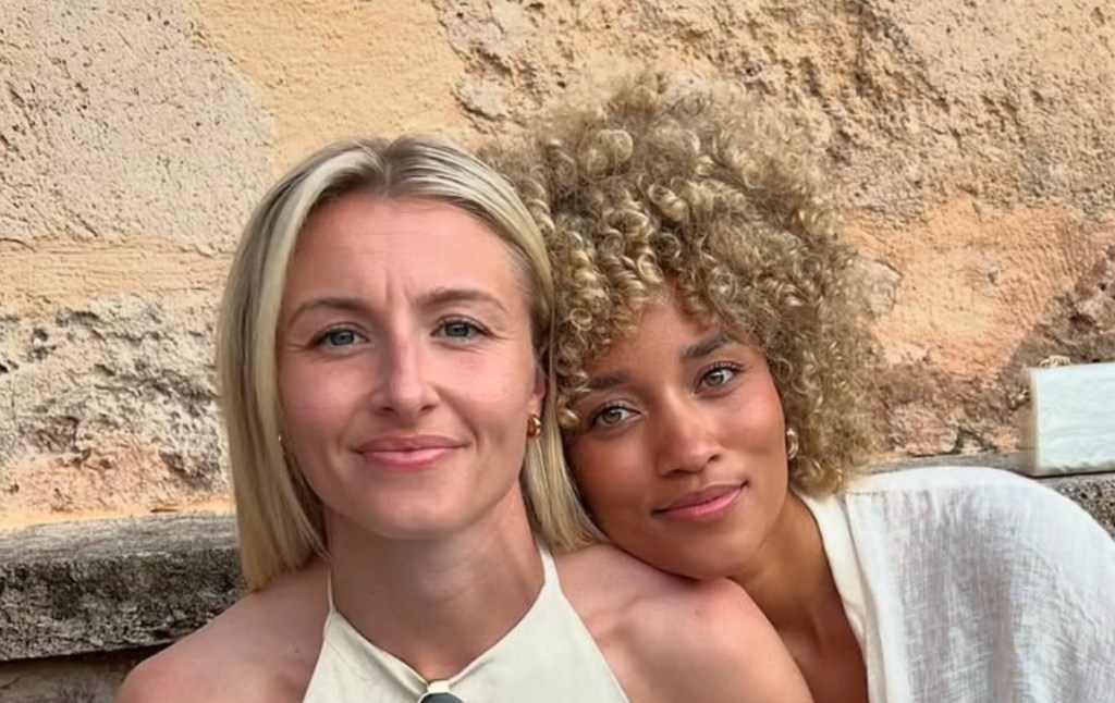 Leah Williamson appears to finally confirm relationship with photo of ...