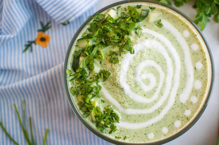 17 Low-Carb Lunches That Go Beyond Sad Salads and Actually Stick With You