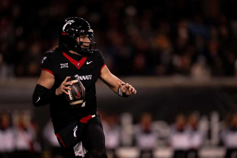 Lane Kiffin, LSU dealt untimely news on Sunday