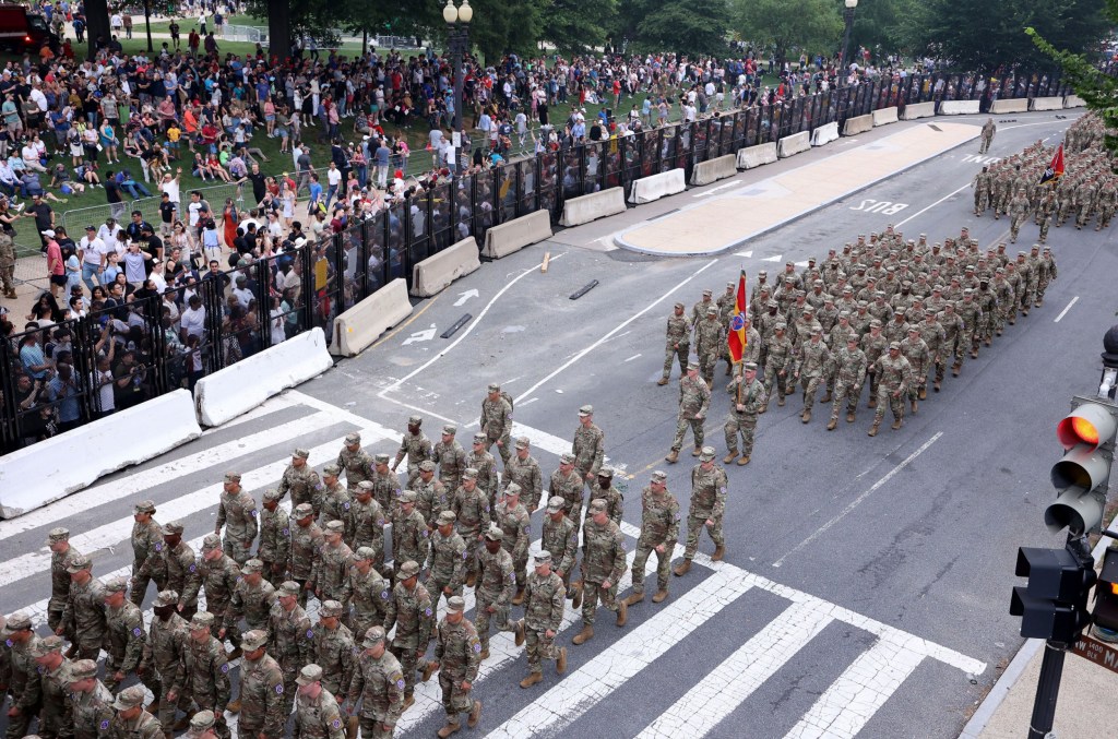 Americans mock underwhelming Flag Day parade with soldiers ‘marching ...