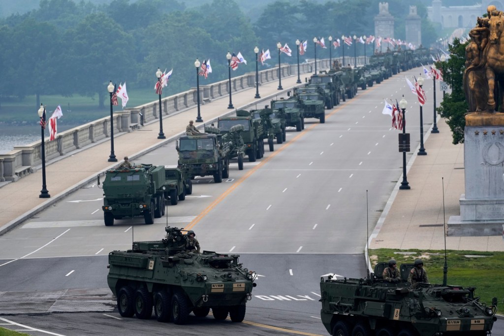 Americans mock underwhelming Flag Day parade with soldiers ‘marching ...
