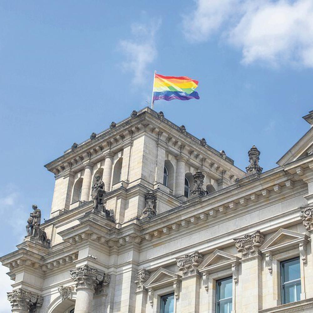 „Aktive politische Absage an queere Sichtbarkeit“: Regenbogen-Netzwerk ...