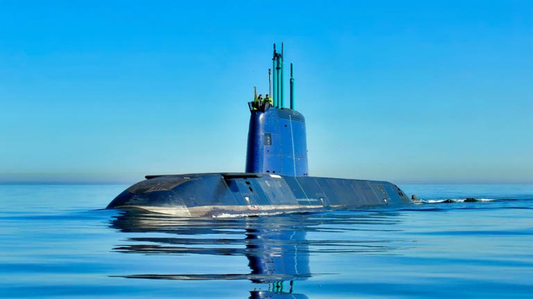Israel’s Dolphin-Class Submarines Might Be Armed with Nuclear Weapons