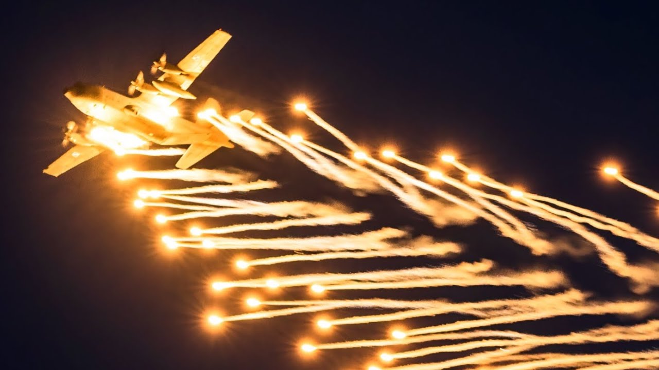 AMAZING sunset C-130 demo with flares, Antidotum Airshow Leszno