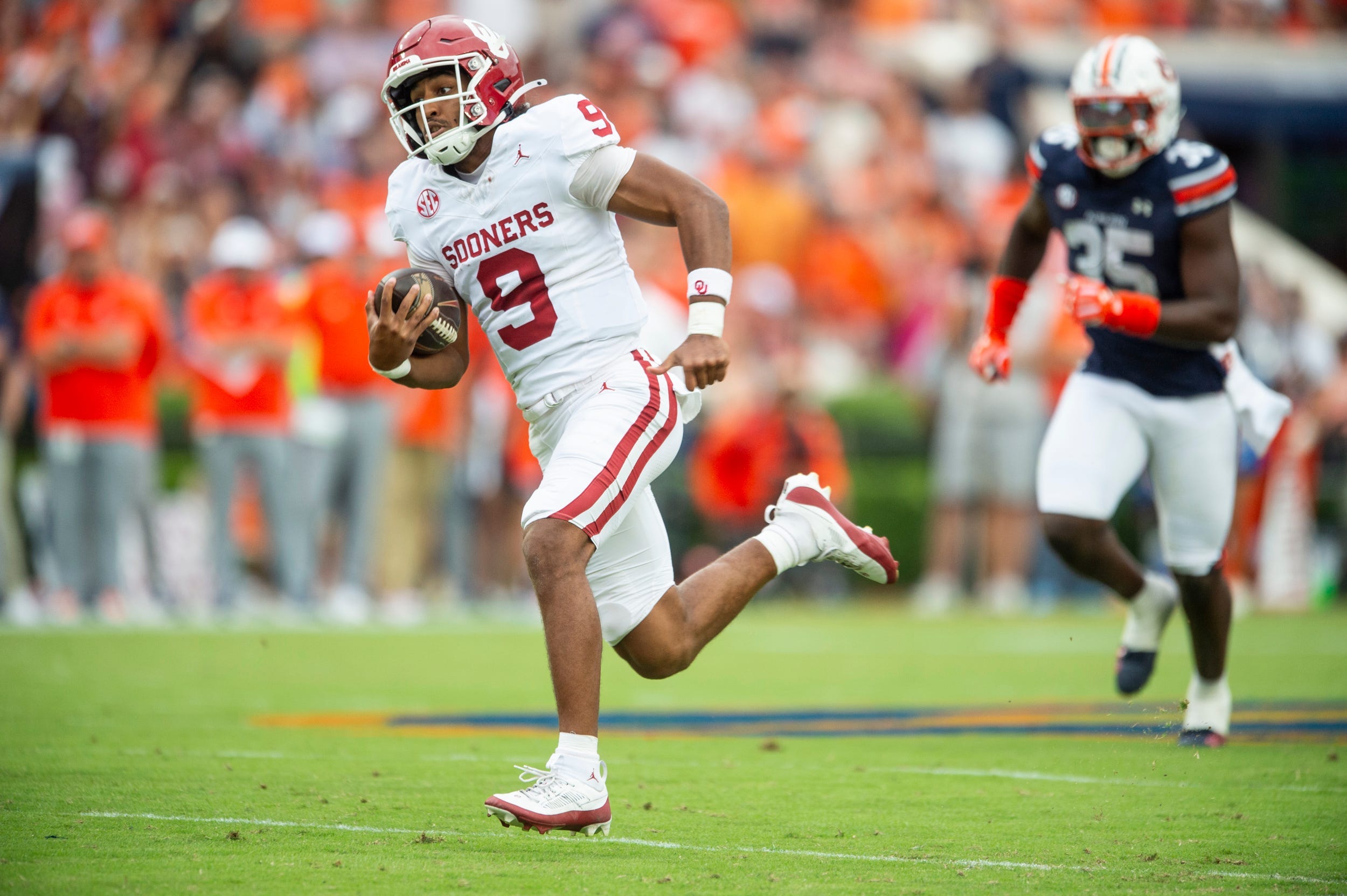Oklahoma Sooners initial 2025 depth chart: Multiple true freshmen ...