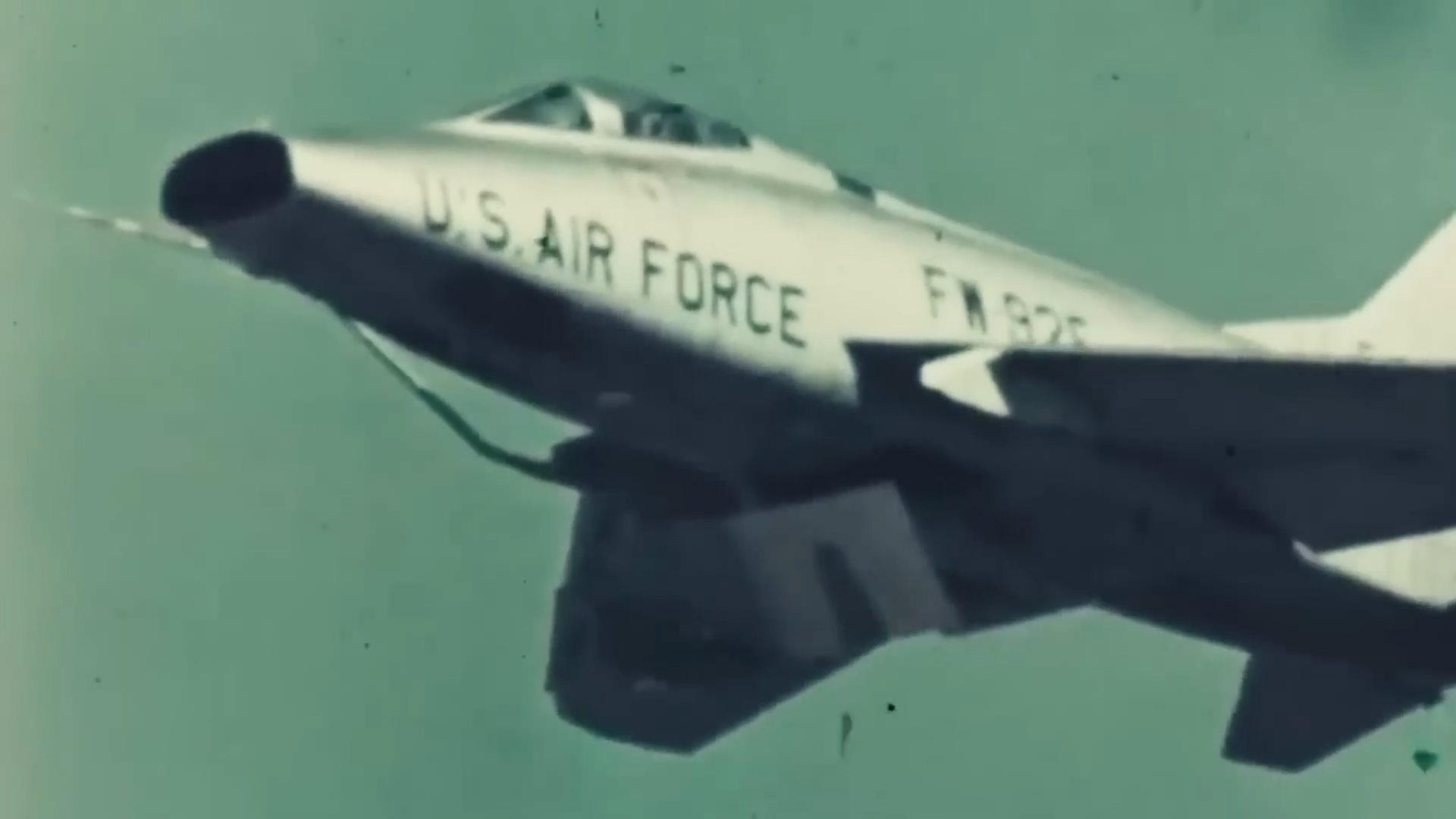America’s First Supersonic Jet Fighter: The F-100 Super Sabre That ...