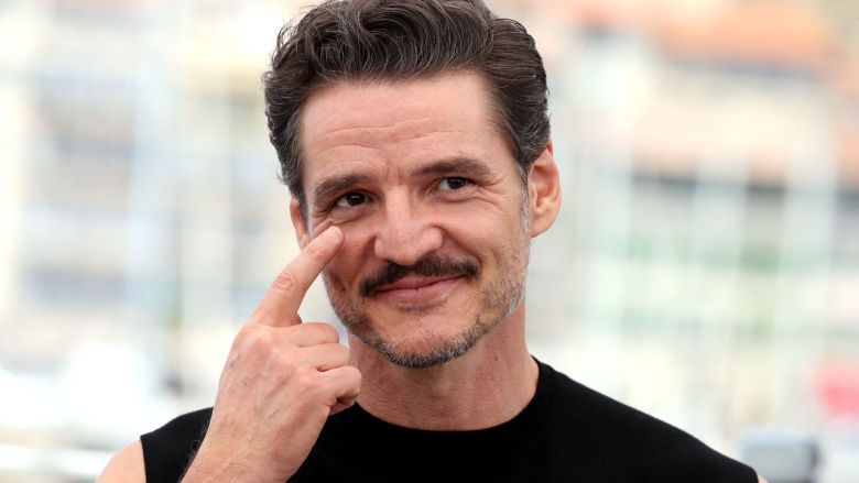 New York v záplavě mužů vypadajících jako Pedro Pascal. V neoficiální ...