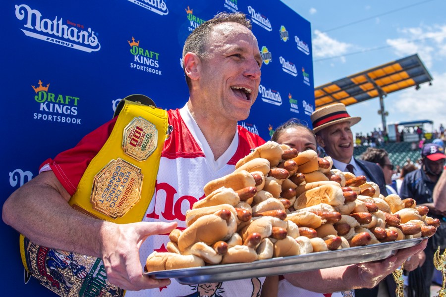 Joey Chestnut returns to Nathan’s hot dog eating contest