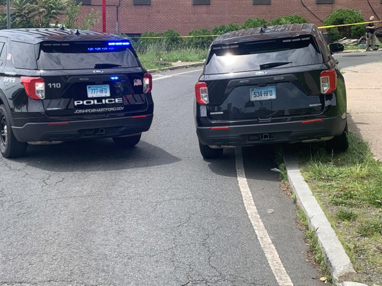 Police investigate fatal crash in Hartford