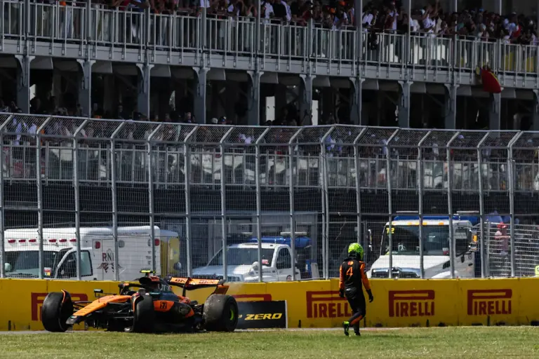 Norris' building desperation unravelled into do or die move says Sky F1 ...