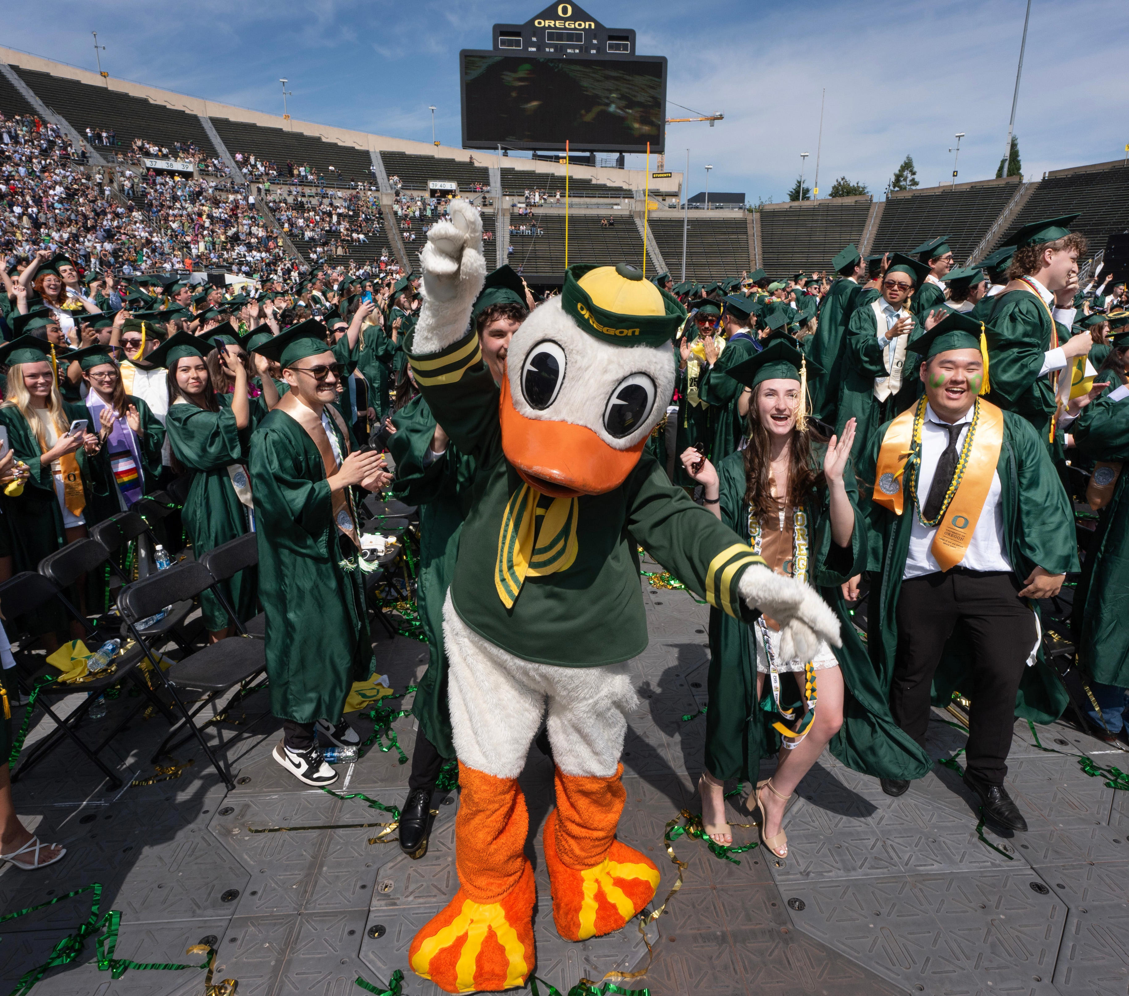University of Oregon 2025 graduation speaker: 'We are in dark and ...