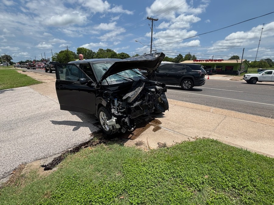 Woman care flighted to hospital after major crash in Trinity