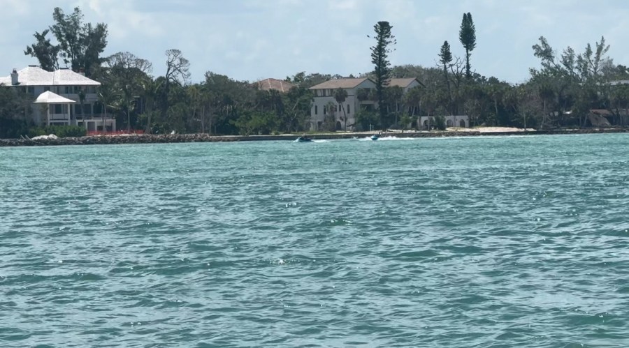 2 jet skis collide in head-on crash near Lido Key