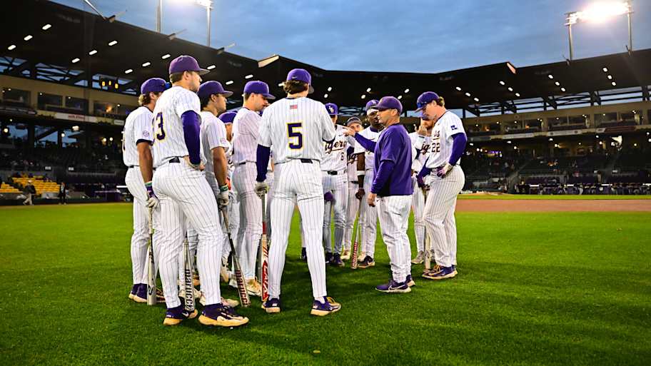 Live Updates: LSU Baseball vs. UCLA Bruins in College World Series Matchup