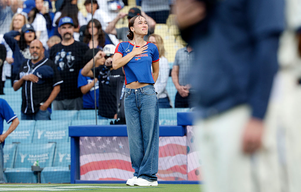 Nezza, Latina R&B Singer, Performed National Anthem In Spanish At ...