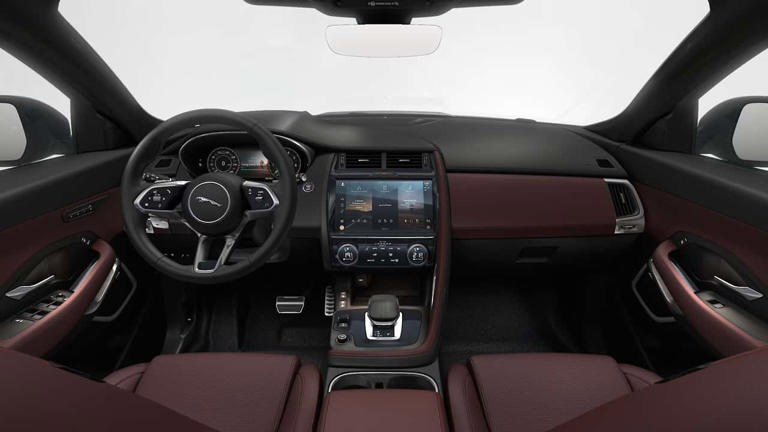 Jaguar E-PACE 2025: fin SUV premium, anti-BMW X1… ¡híbrido etiqueta Eco/0!