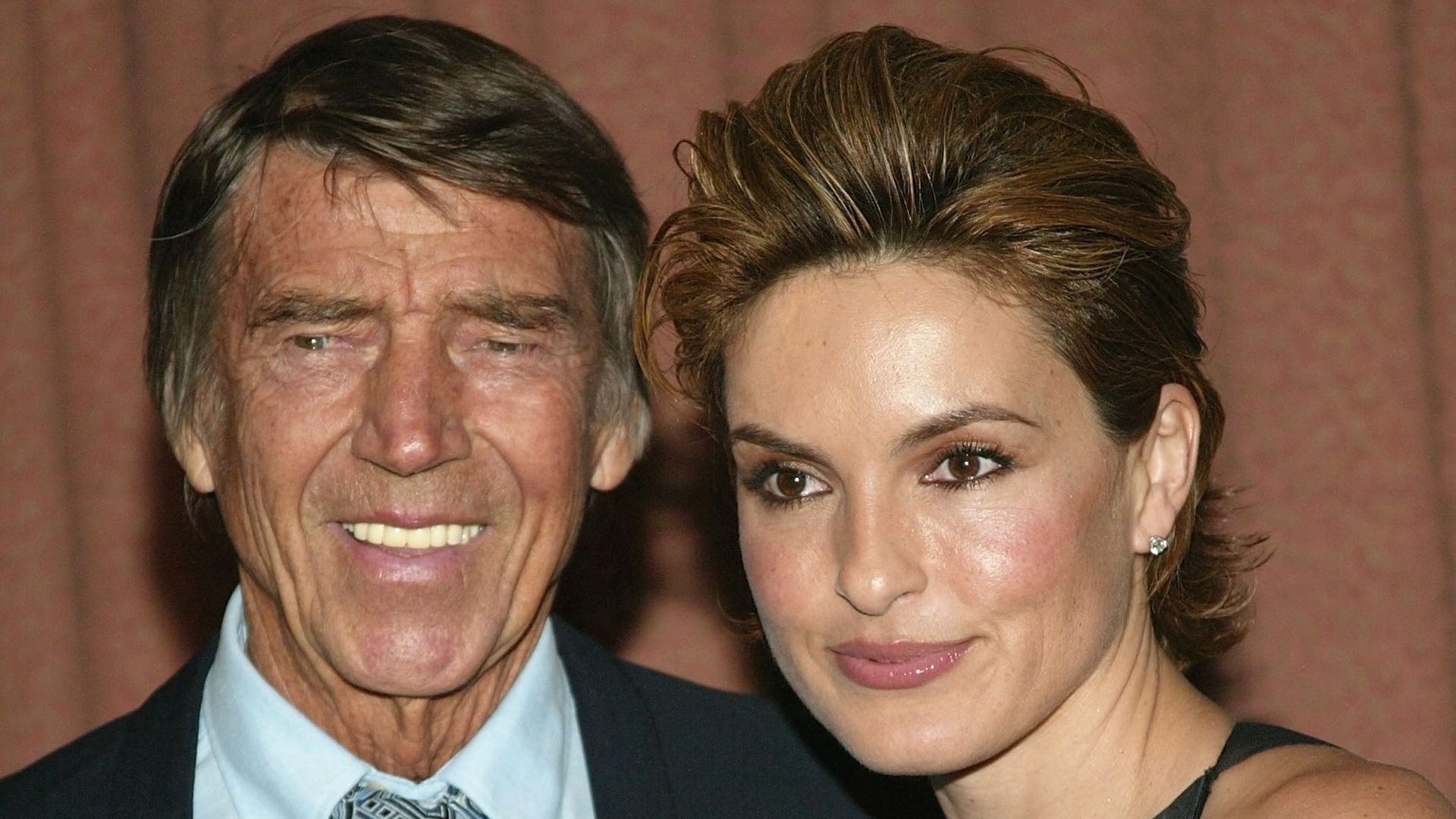 Mariska Hargitay shares tribute to 'hero' Mickey Hargitay after ...