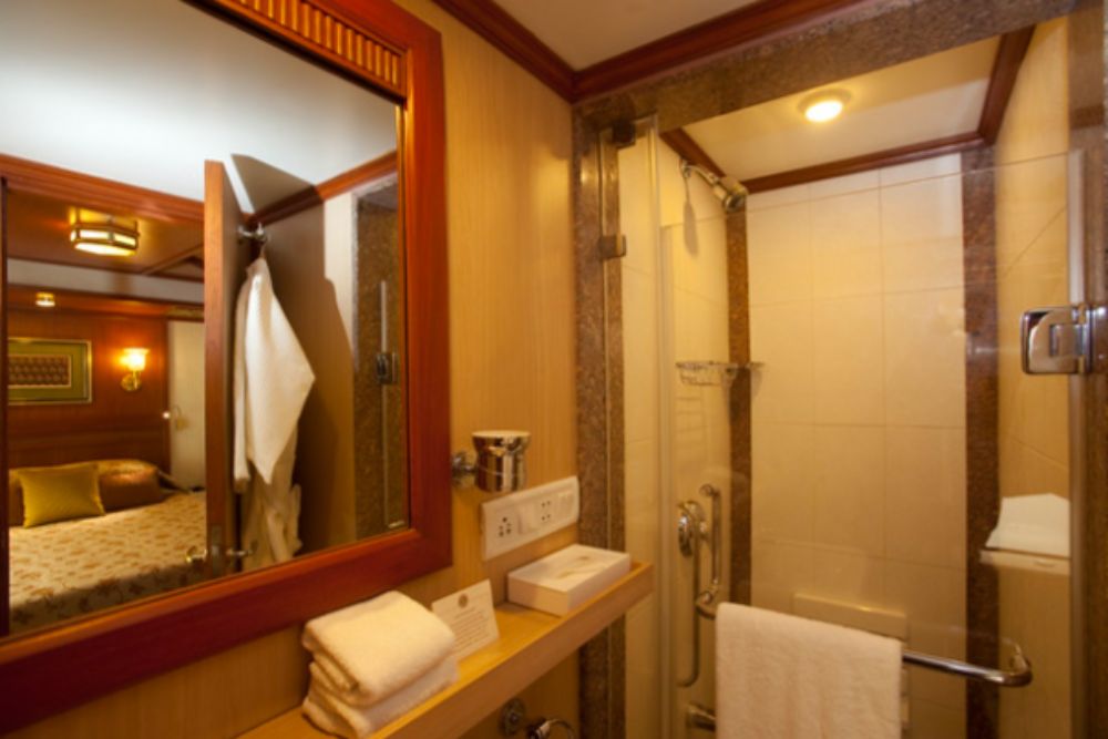 18 Things You Get in Luxury Train Cabins