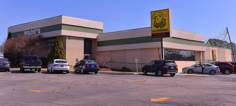 Longtime Spartanburg restaurant with its signature yeast rolls to open ...