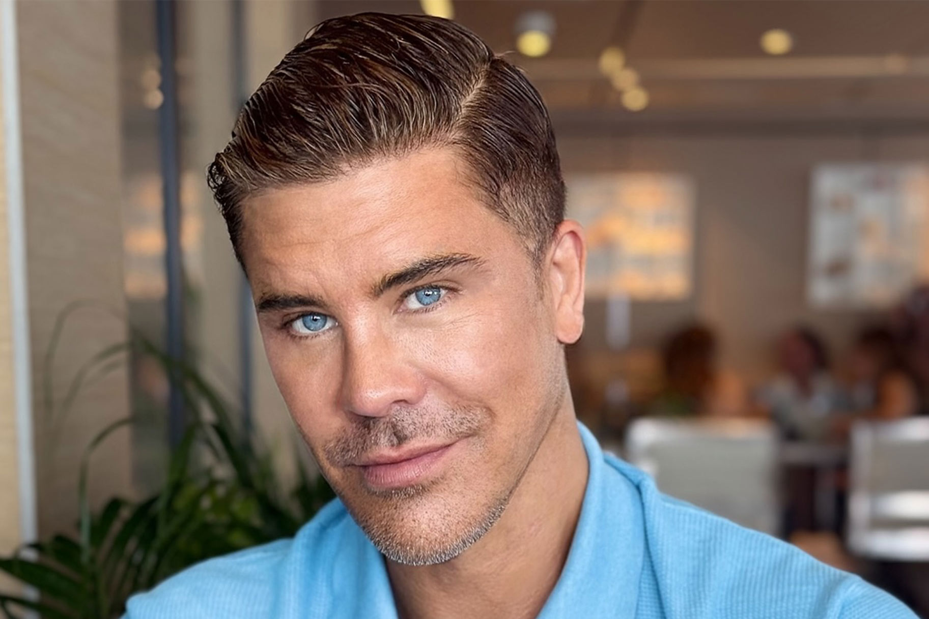 Fredrik Eklund shows off his new teeth after 12 hour procedure ...