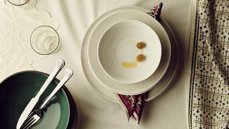 The Best Dinnerware Sets Show Off Your Excellent Taste