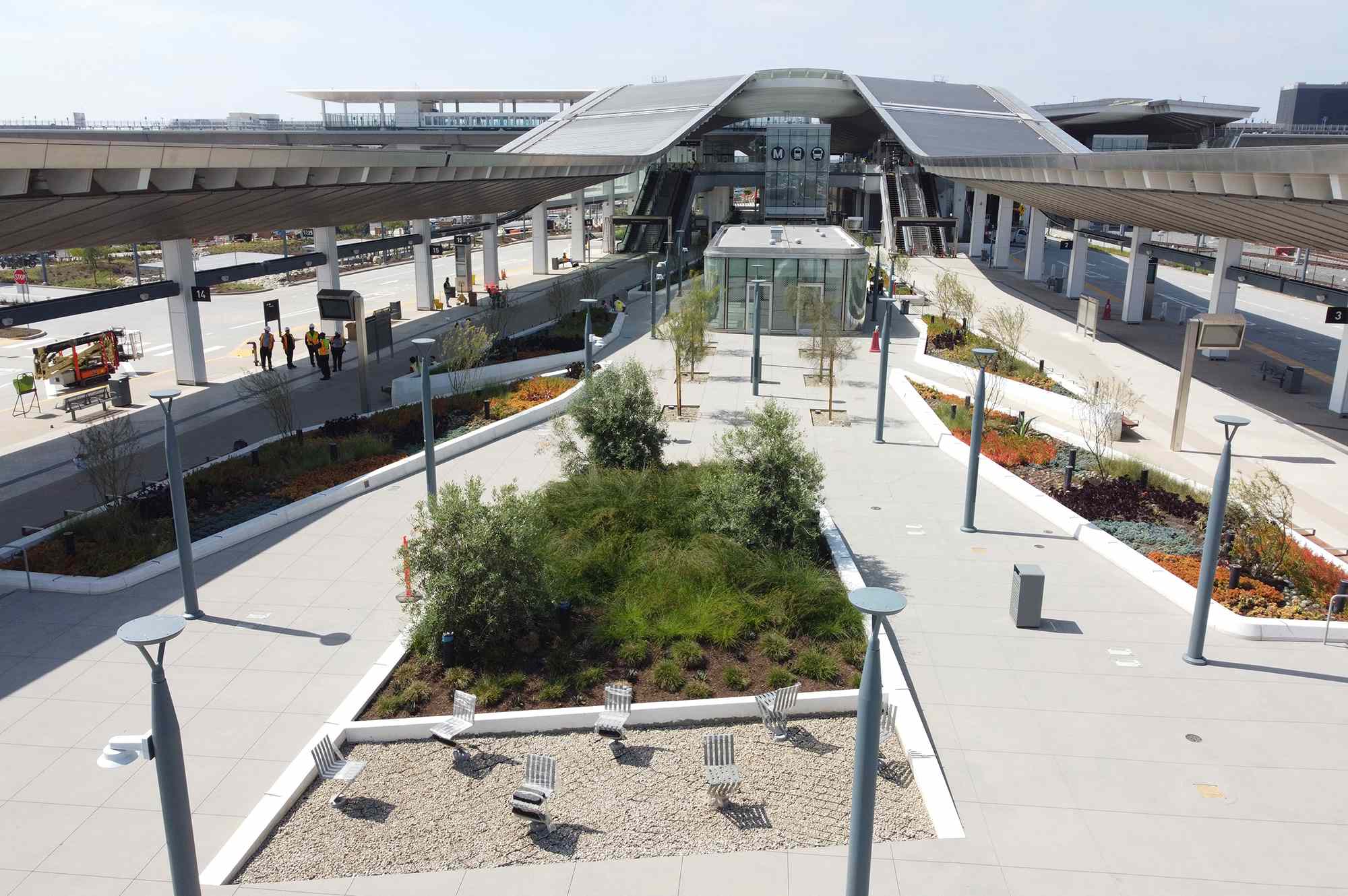 L.A. Travelers Can Now Skip Airport Traffic Thanks to This New Metro ...