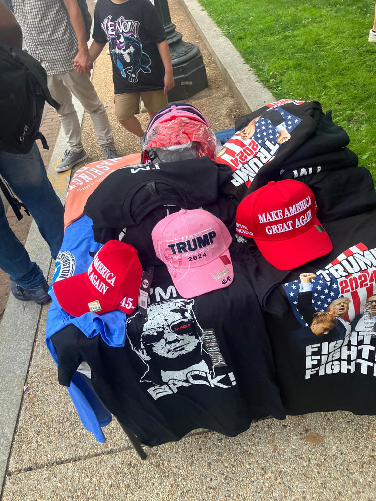 How unpopular is Trump? Even some people who attended his military ...