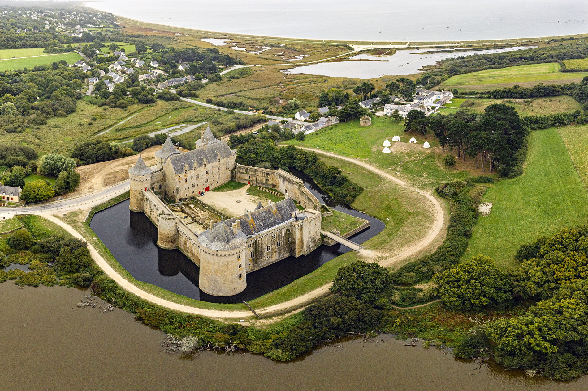 7 magnifiques chateaux médiévaux à visiter en Bretagne pour plonger ...