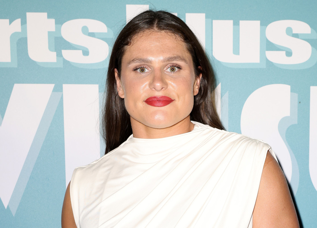 Fans Declare Ilona Maher a 'Classic Movie Star' in Sultry Black Dress