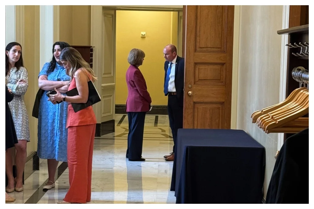 Mike Lee confronted by Minnesota colleagues for posts on political shootings