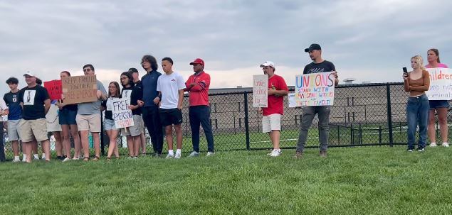 Protest outside Butler County Jail amid fears 19-year-old ICE detainee ...