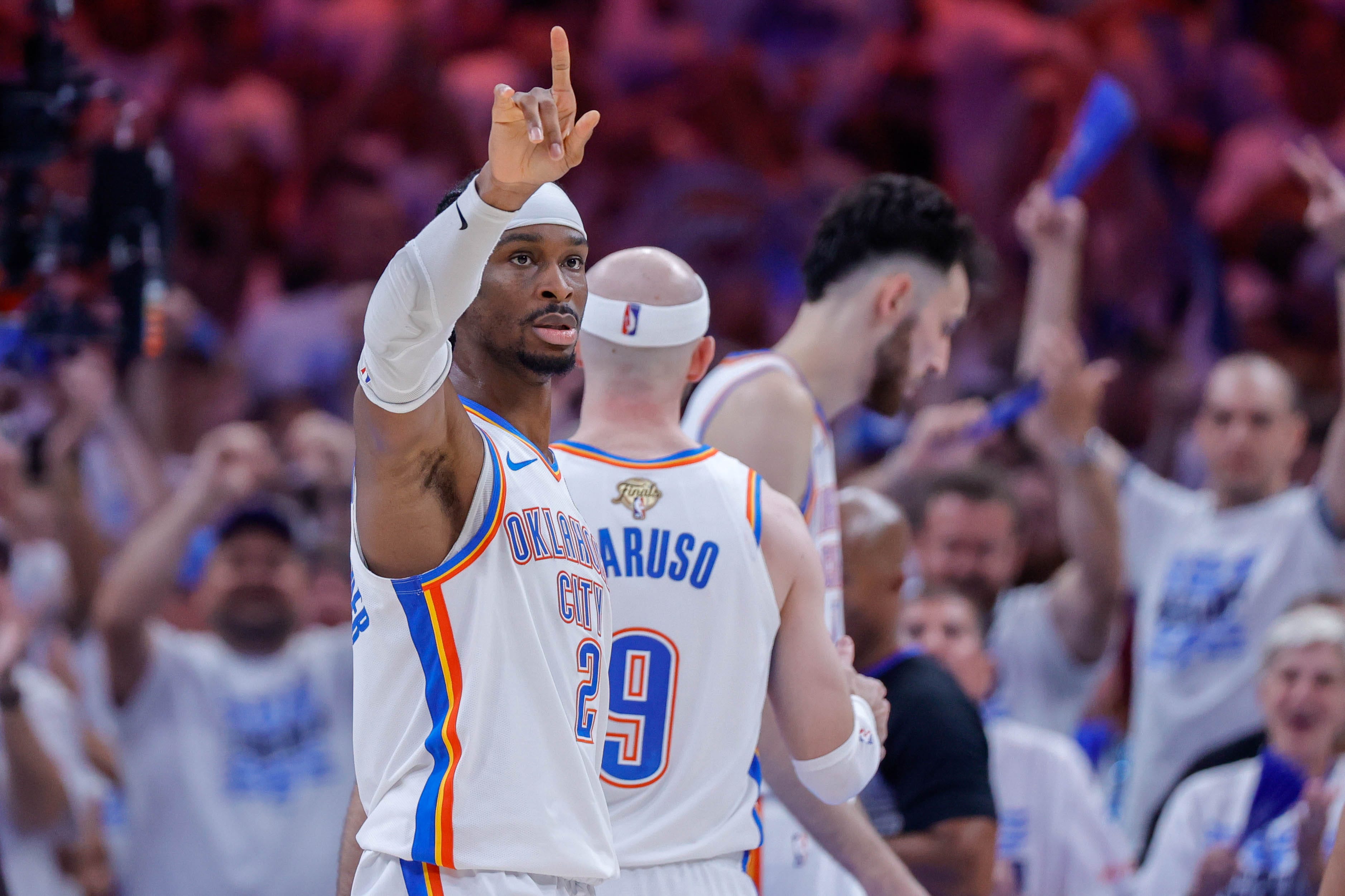 One Shai Gilgeous-Alexander stat that ties Jordan, Kobe and Hakeem in ...