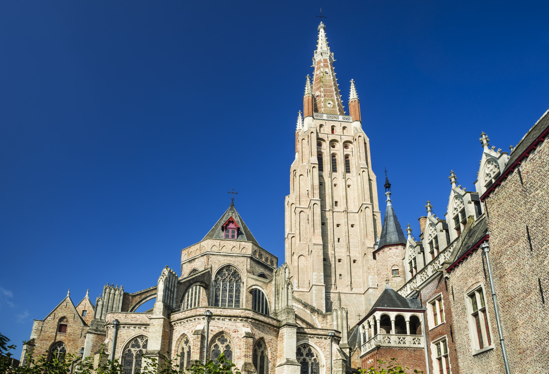 The world's 30 tallest church spires and domes