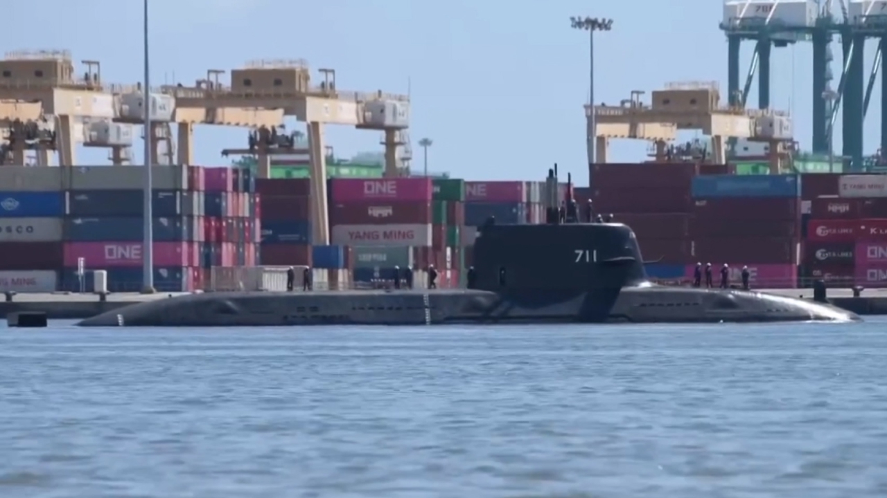 Domestically Built Haikun Submarine Undergoes First Sea Trial