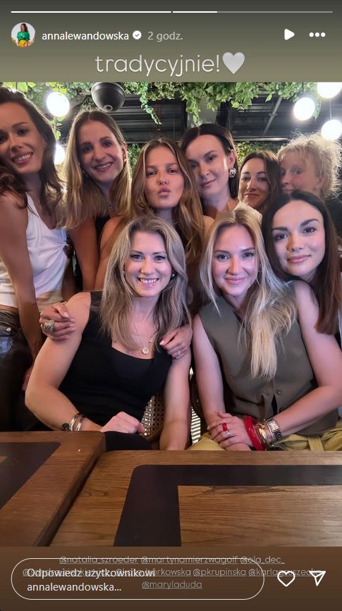 Z nimi w Warszawie czas spędza Anna Lewandowska. Jest zdjęcie