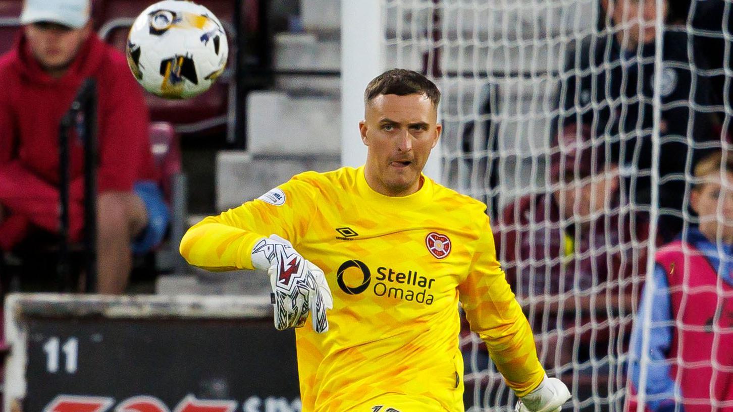 'Top professional' Fulton pens Hearts contract extension