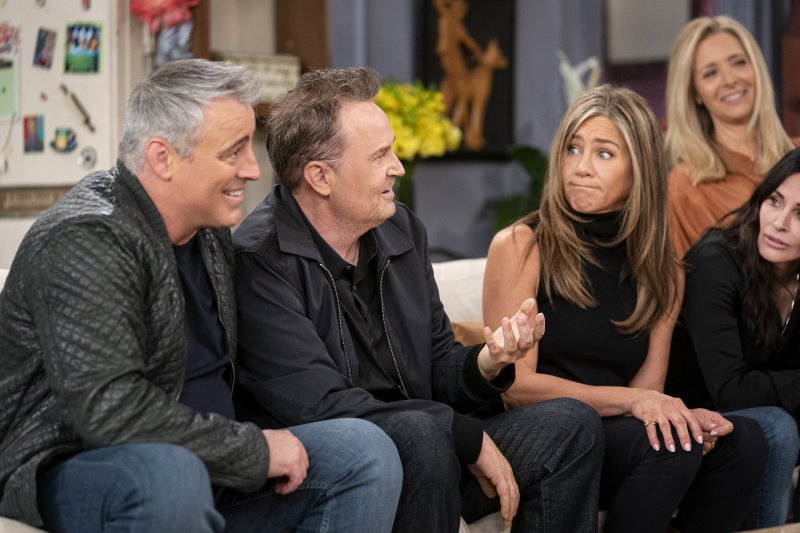 Jennifer Aniston ricorda Matthew Perry: "Lo piangevamo anche prima ...