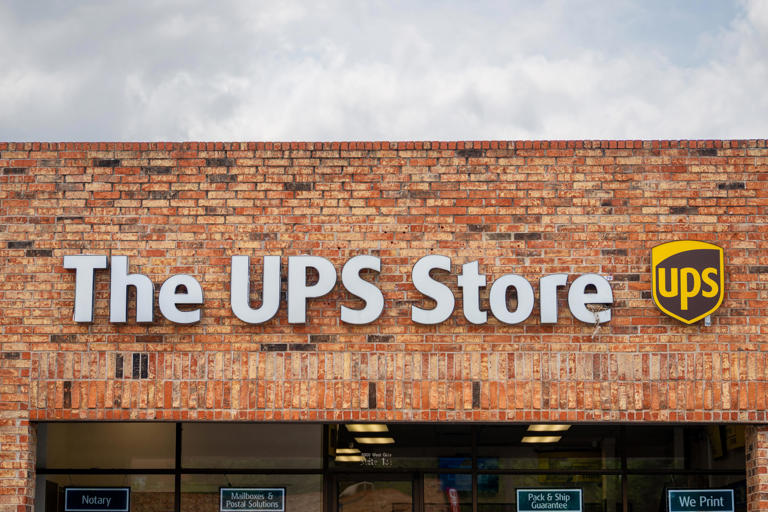 What's open on Juneteenth? Status of mail delivery, banks during the ...