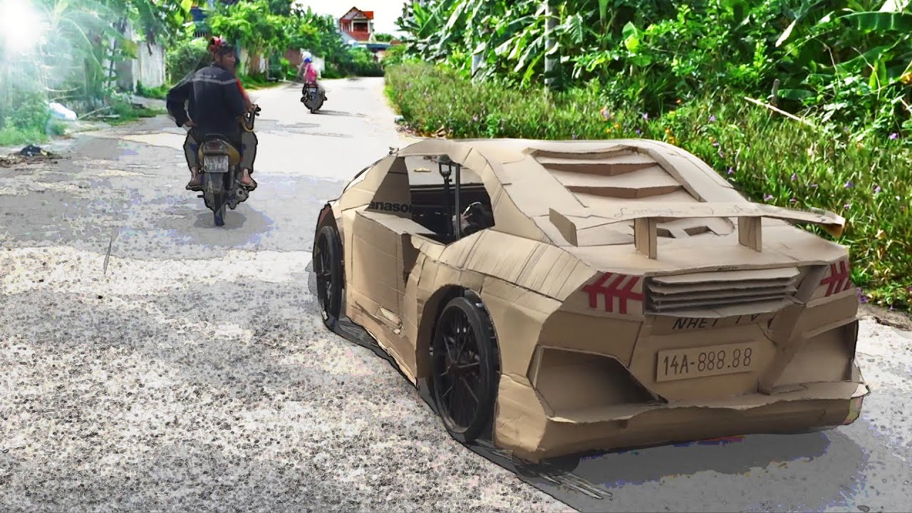 Homemade Lamborghini runs off the street