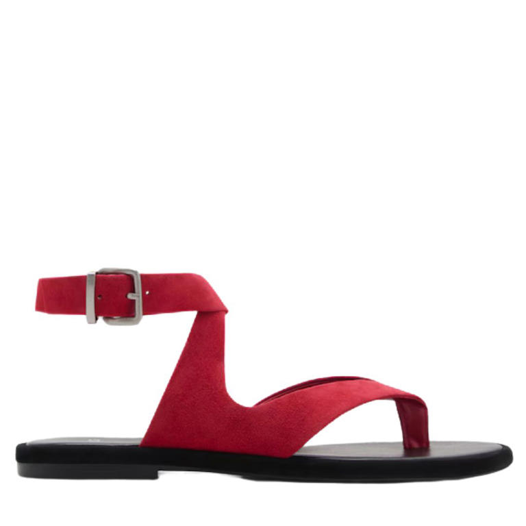 All the Chicest Women are Rocking Red Sandals to Elevate their Simple ...