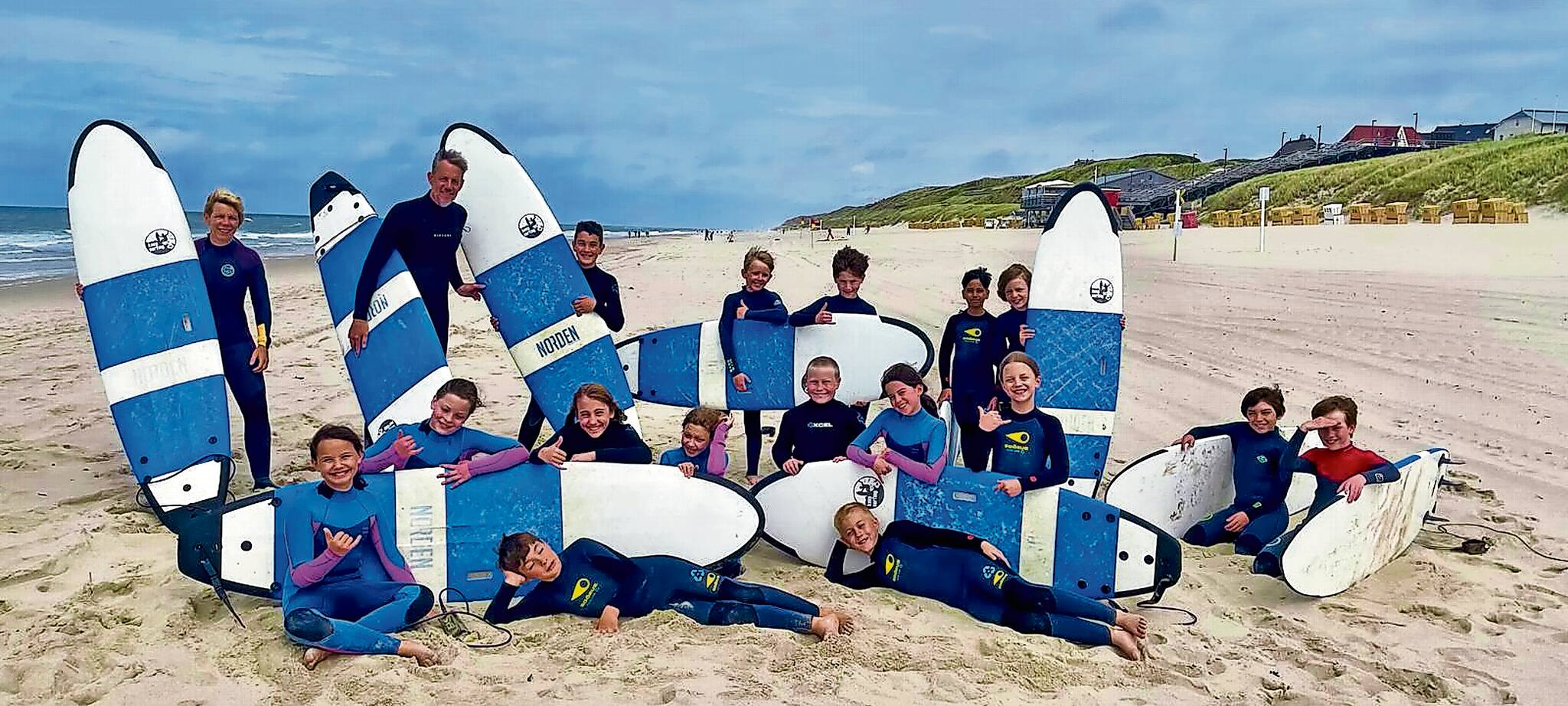 Wellenreiten-AG: Schüler der Philipp-Reis-Schule Gelnhausen surfen auf Sylt