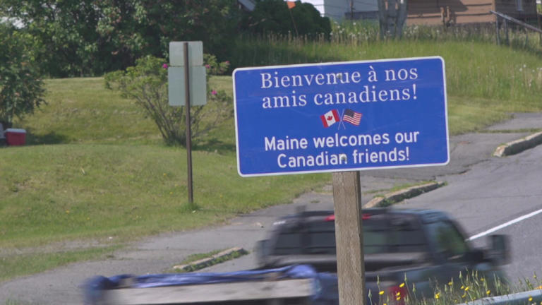 Maine DOT installs bilingual signs to welcome visitors to Maine