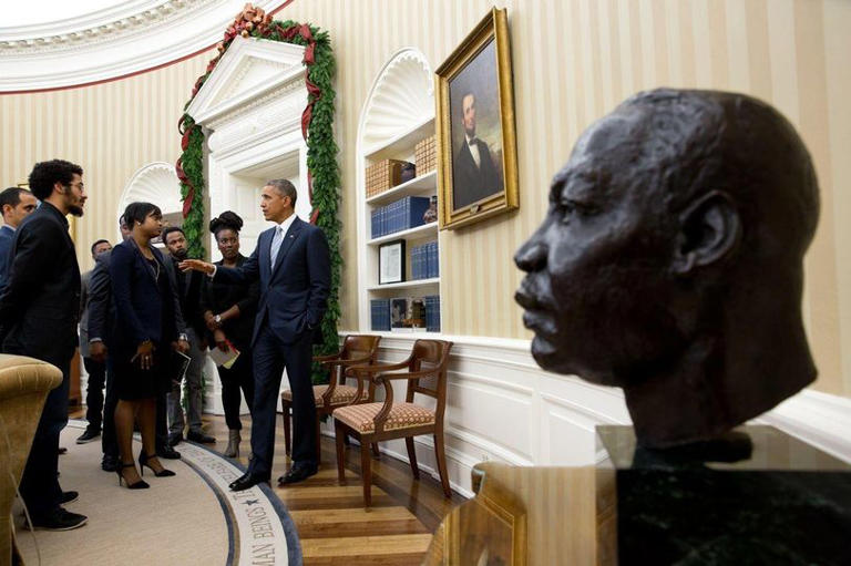 Trump removes Martin Luther King bust from White House in latest ...